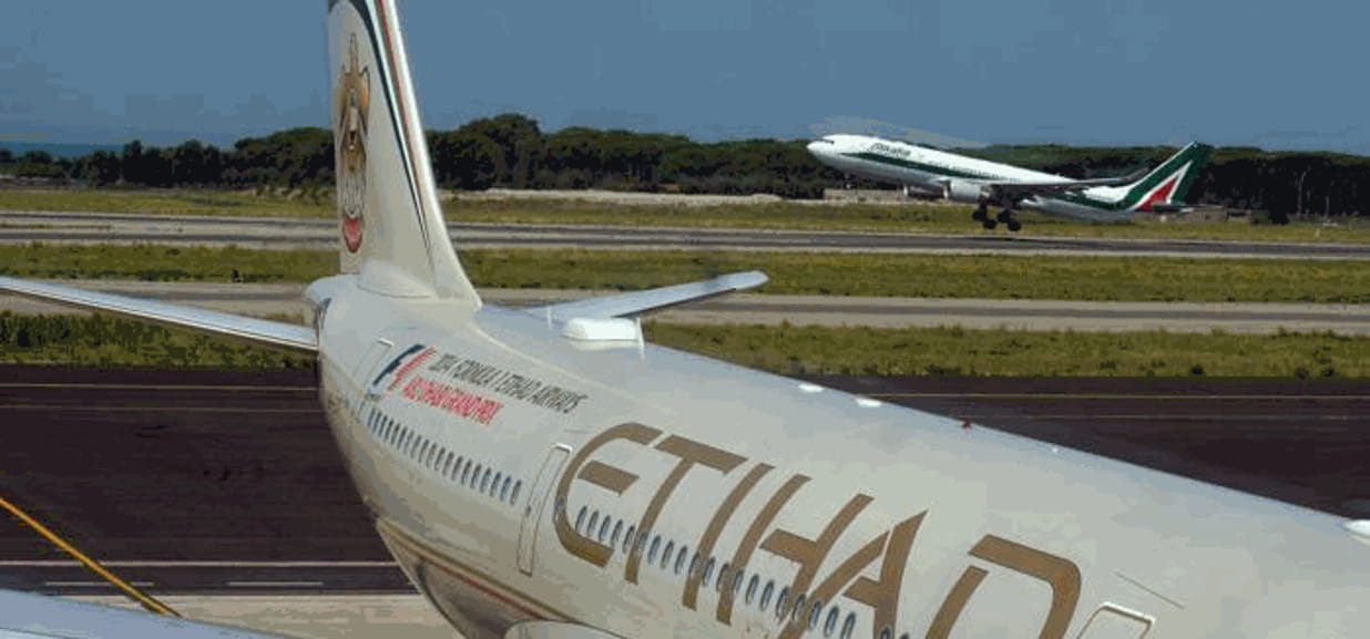 Etihad assume hostess, steward e cuochi - La Stampa