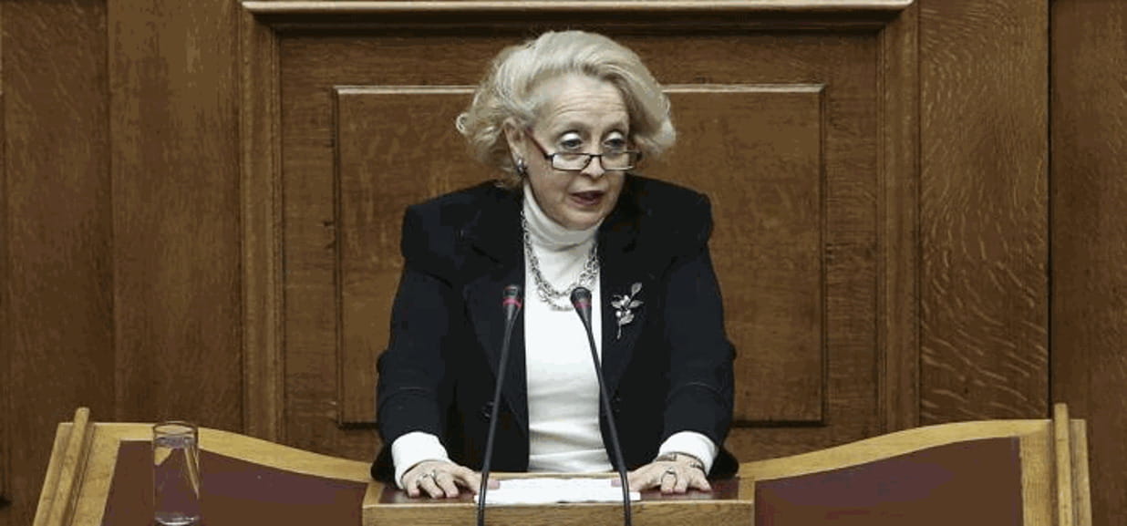 La prima donna premier della Grecia - La Stampa