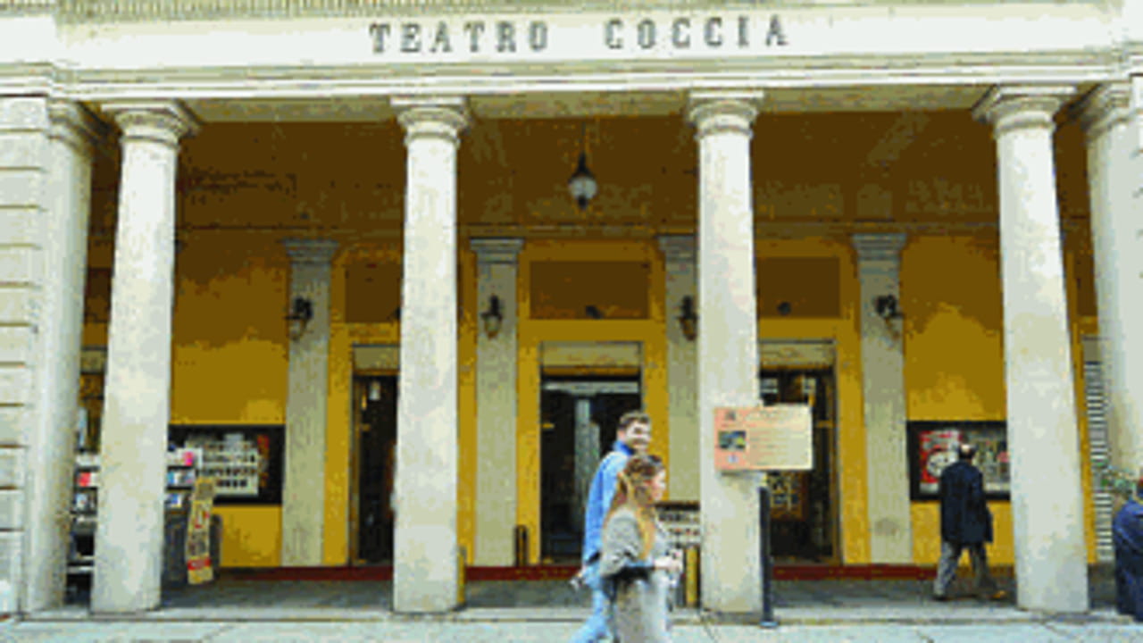 Novara, i tagli alla cultura: dimezzati i fondi comunali per il teatro ...