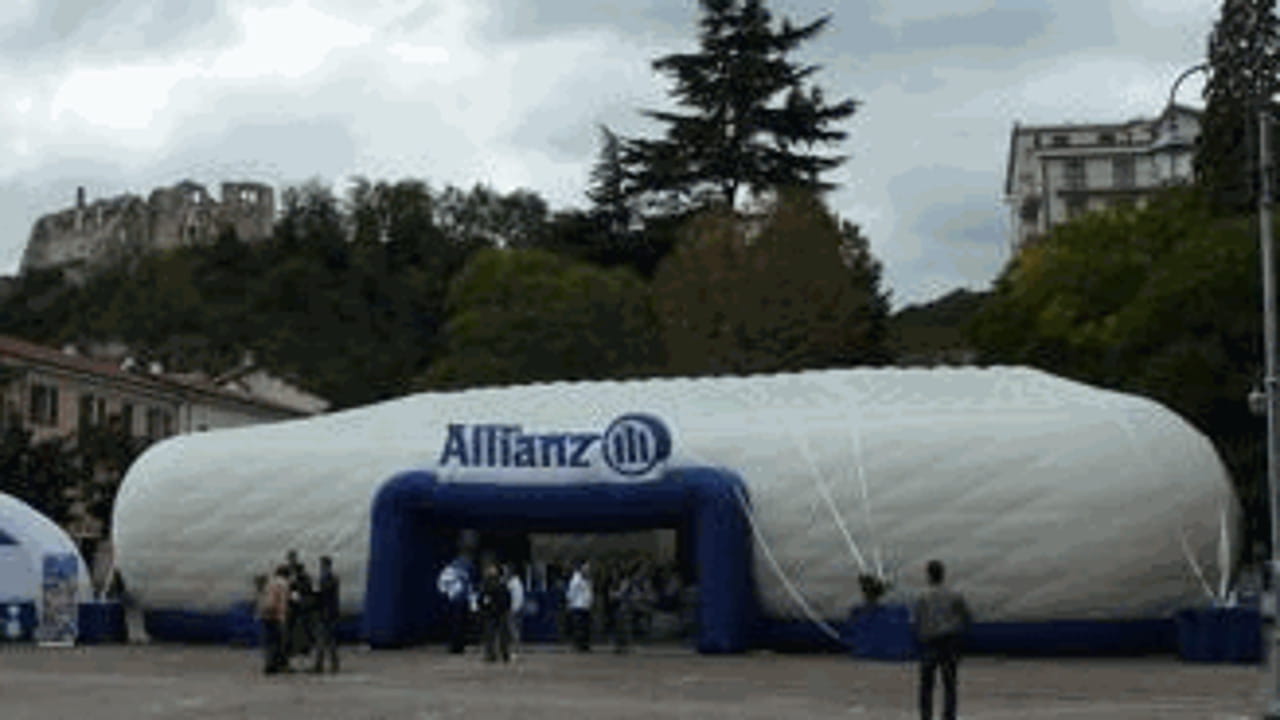 Una copia dell’Allianz Arena di Monaco - La Stampa