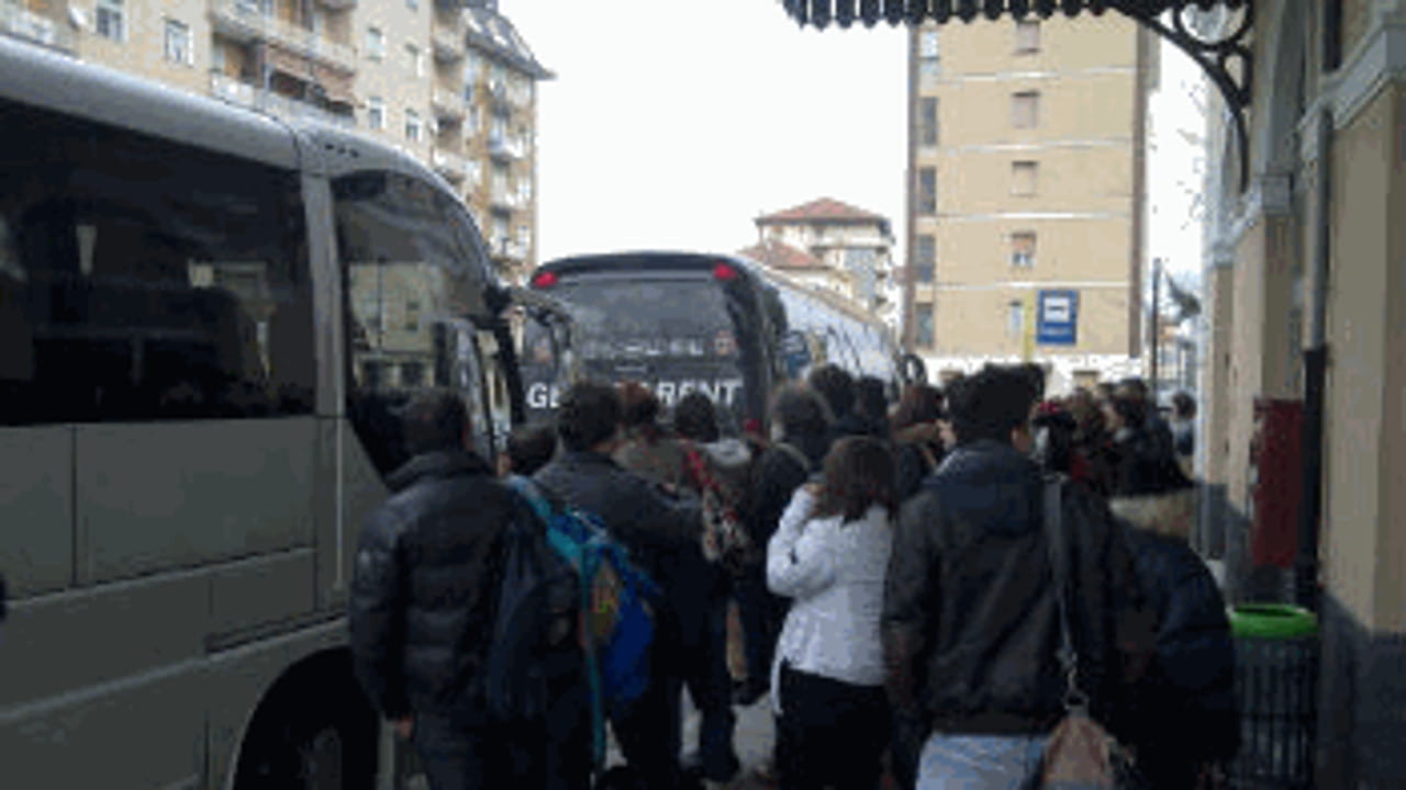 Treno merci blocca la linea Acqui-Ovada-Genova, arrivato il bus ...