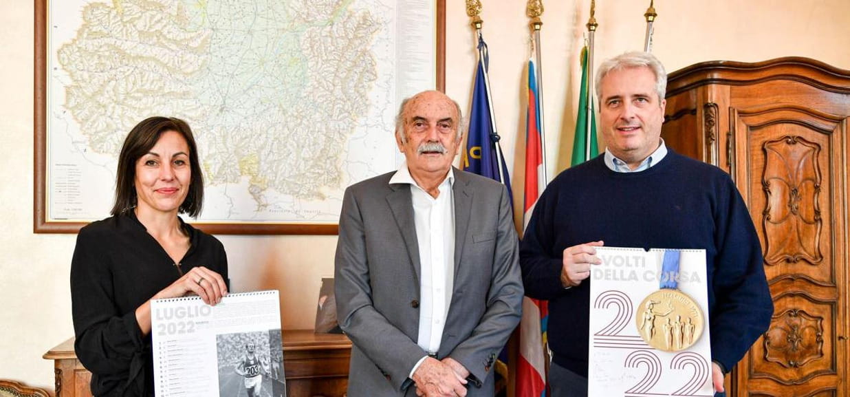 Franco Arese e il calendario con dedica per chi ha l’atletica nel cuore ...