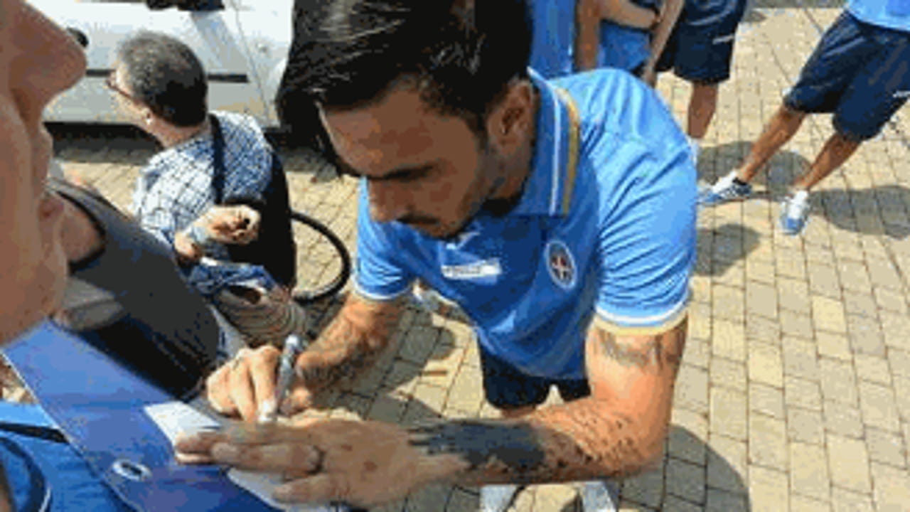 Riscatto Katidis: dal saluto nazista all’omaggio all’allenatore ...