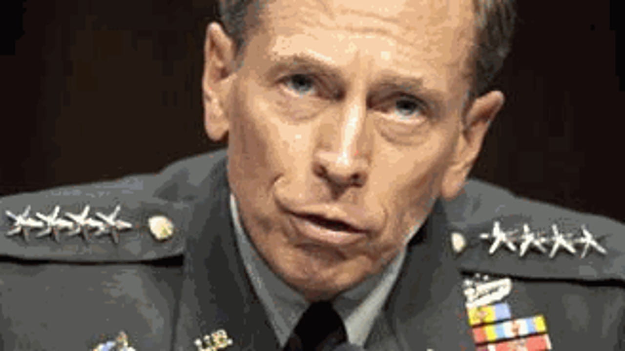 Usa, si dimette il numero uno della Cia - La Stampa