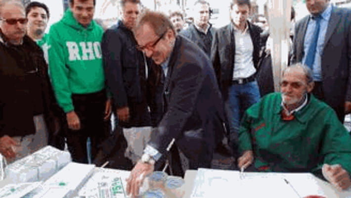 Plebiscito per Maroni nei gazebo leghisti “Ora molliamo il Pdl” - La Stampa