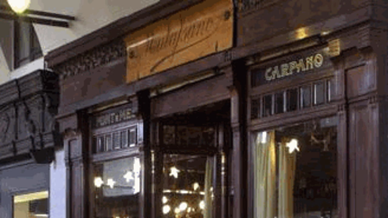 Lo storico caffè Mulassano - La Stampa
