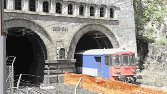 Acqua nella galleria elicoidale, chiusa la linea ferroviaria del ...