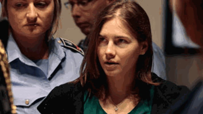 Meredith, a Perugia l'ora della veritàAmanda piange: "Innocente e ...