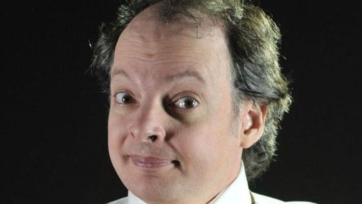 Accusò di pestaggio il fidanzato della figlia, a processo il comico ...