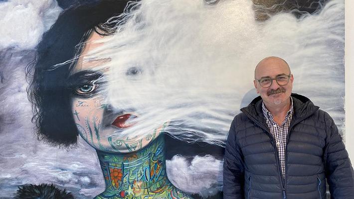 “Secret clouds”, i personaggi di Angelo Barile con la testa fra le ...