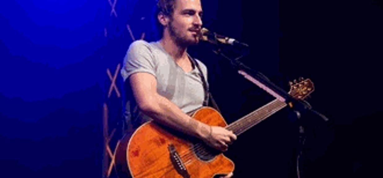 HEFFRON DRIVE IN ITALY FEATURING LOGAN HENDERSON AL TEATRO COLOSSEO ...