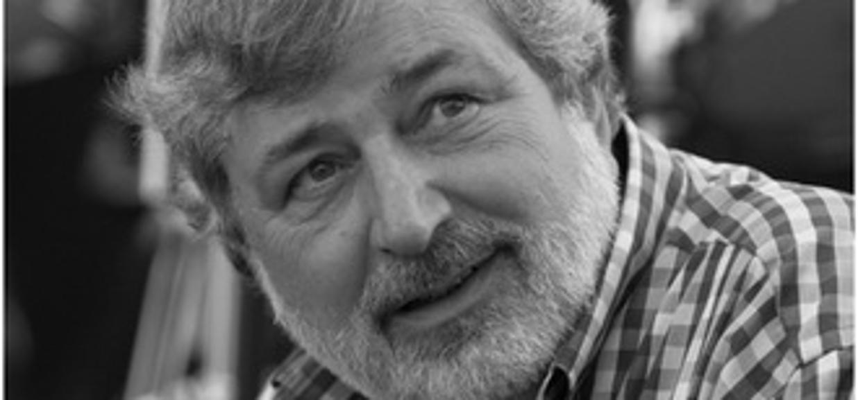 FRANCESCO GUCCINI SI RACCONTA SUL PALCO DEL TEATRO COLOSSEO DOVE SI ...
