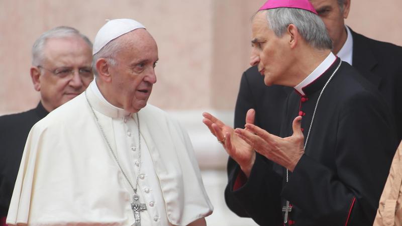 Chi è Matteo Maria Zuppi, tra i papabili, cardinale in linea con Papa ...