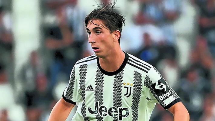 Juventus, Miretti ha convinto Allegri: rimarrà in prima squadra - La Stampa