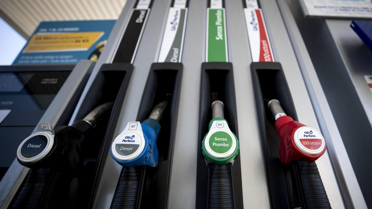 Benzina, prezzi di nuovo in risalita. In Germania corsa ai distributori ...