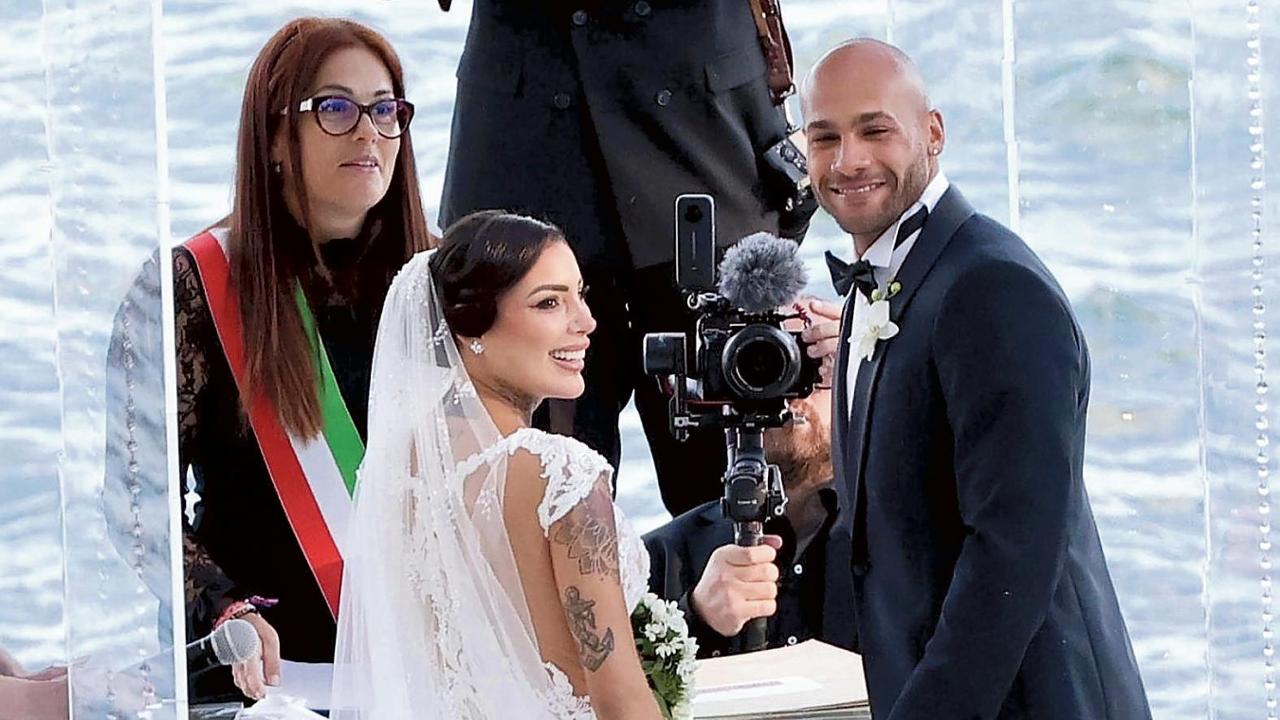 Il sì di Jacobs nell’estate del divorzio dei Totti e Ilary - La Stampa
