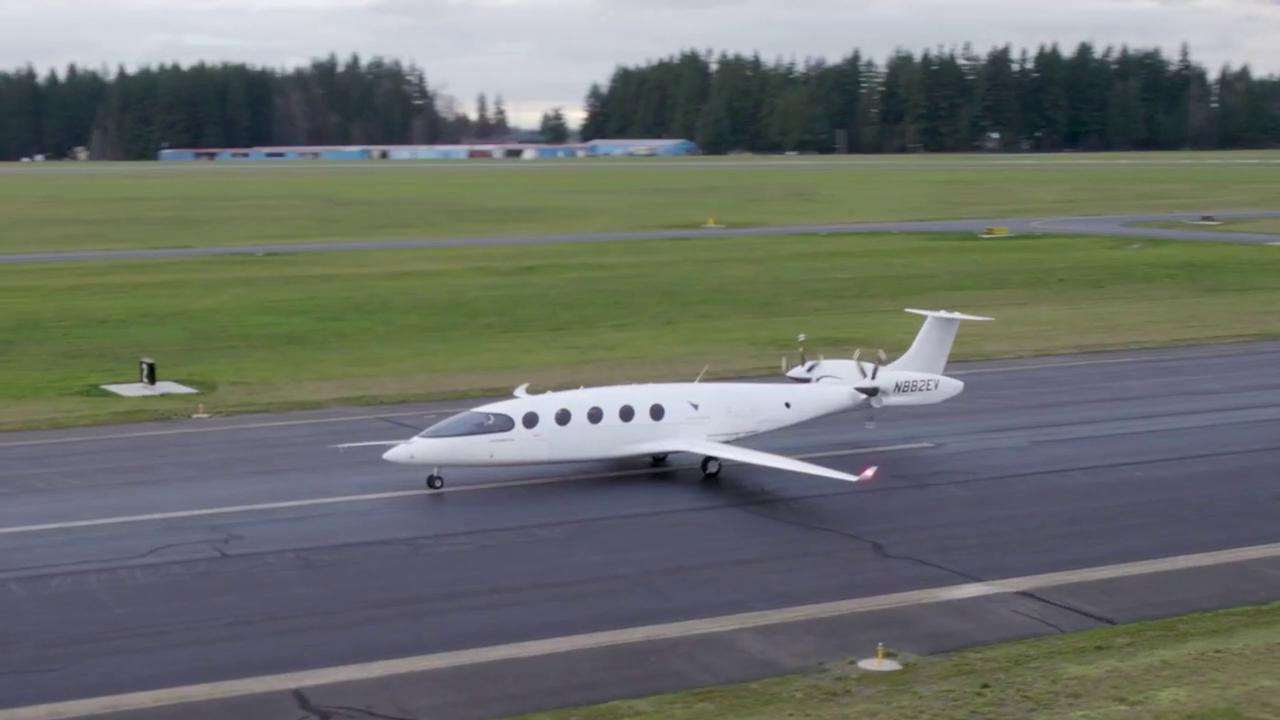 Alice, il primo aereo passeggeri completamente elettrico al mondo ha ...