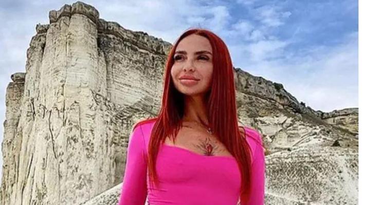 Olga Valeyeva, miss Crimea multata dopo aver cantato una canzone ...