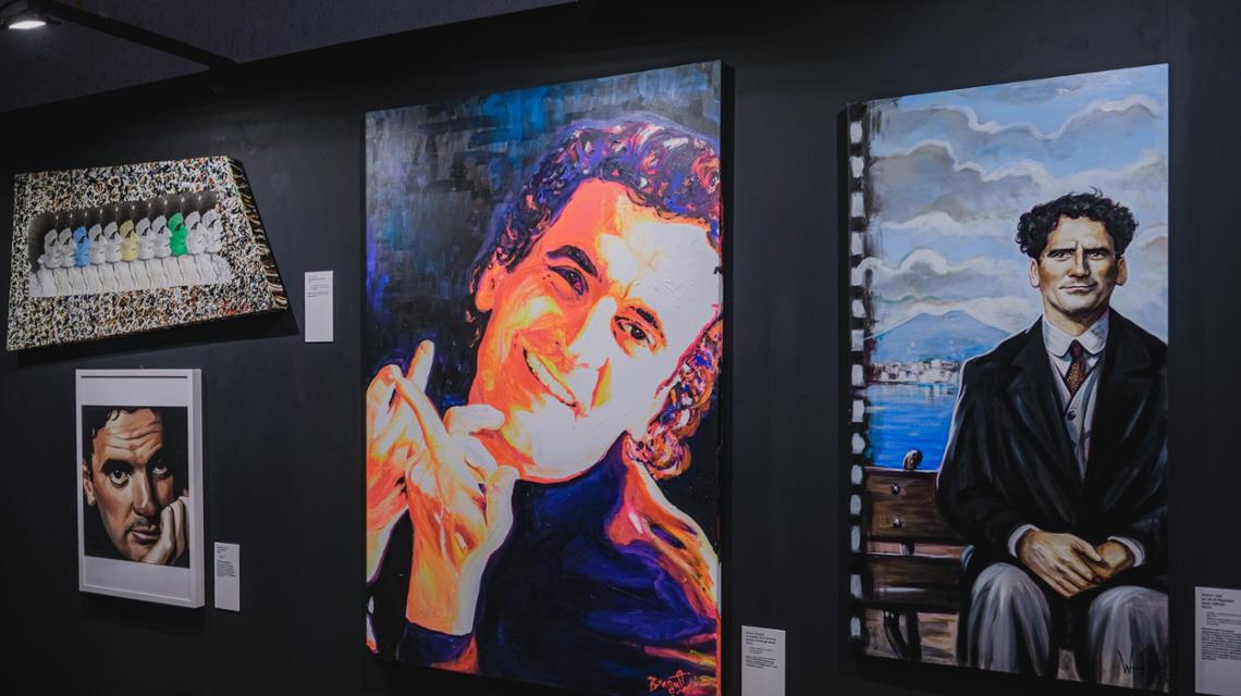 Procida celebra Massimo Troisi con la mostra " “Il Postino dietro le ...
