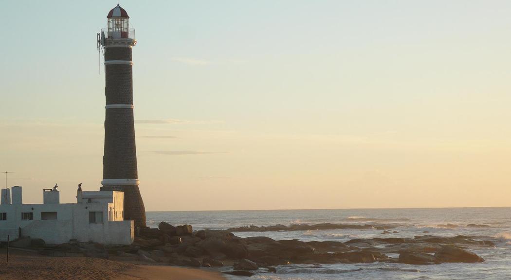 L’Uruguay di Josè Ignacio e Garzòn, un faro d’autore e una piazza ...