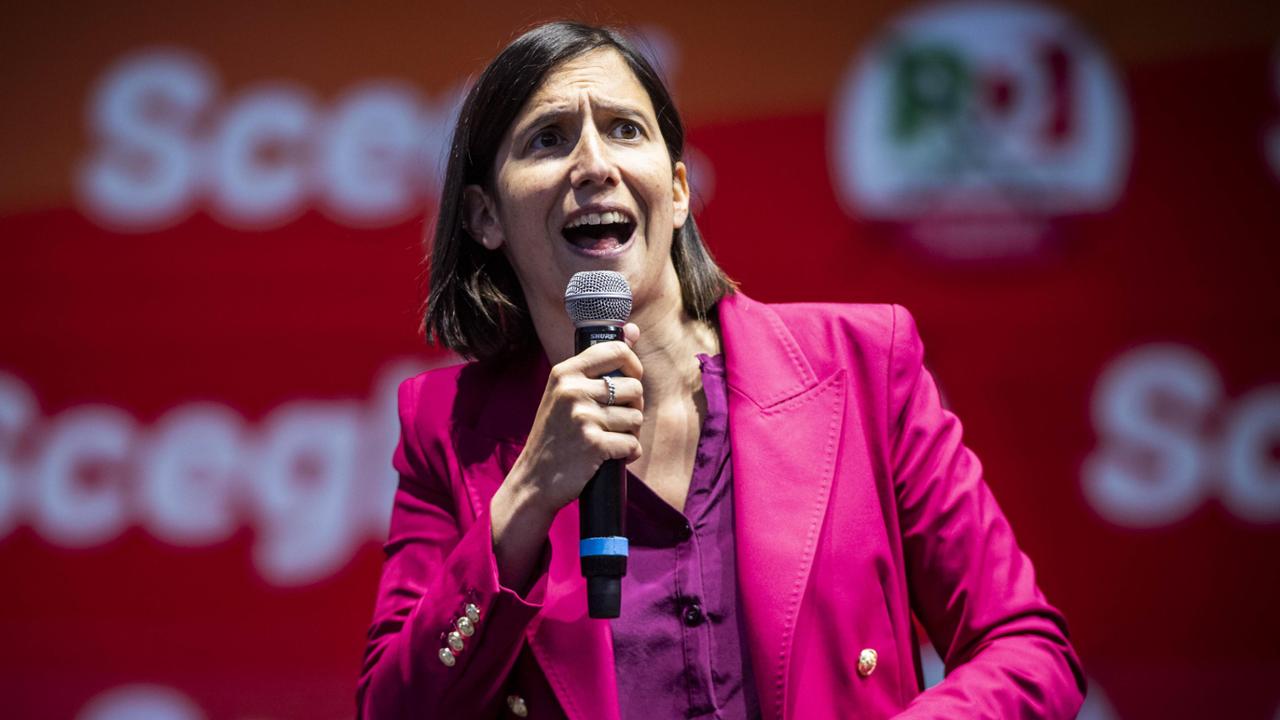 Elly Schlein nel Pd: la deputata accolta con freddezza nel partito - La ...