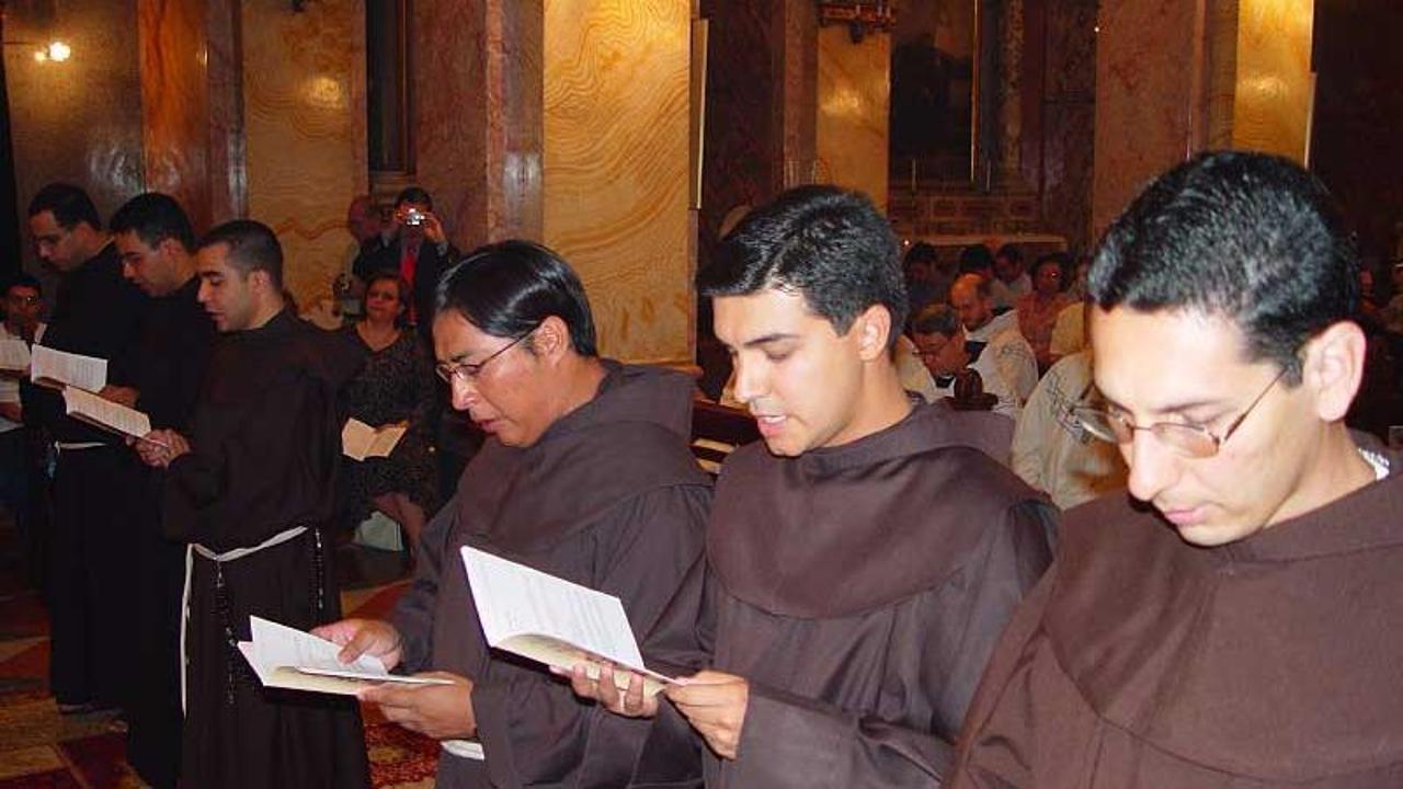 El Papa a los frailes menores, tras los líos financieros: el pueblo los ...