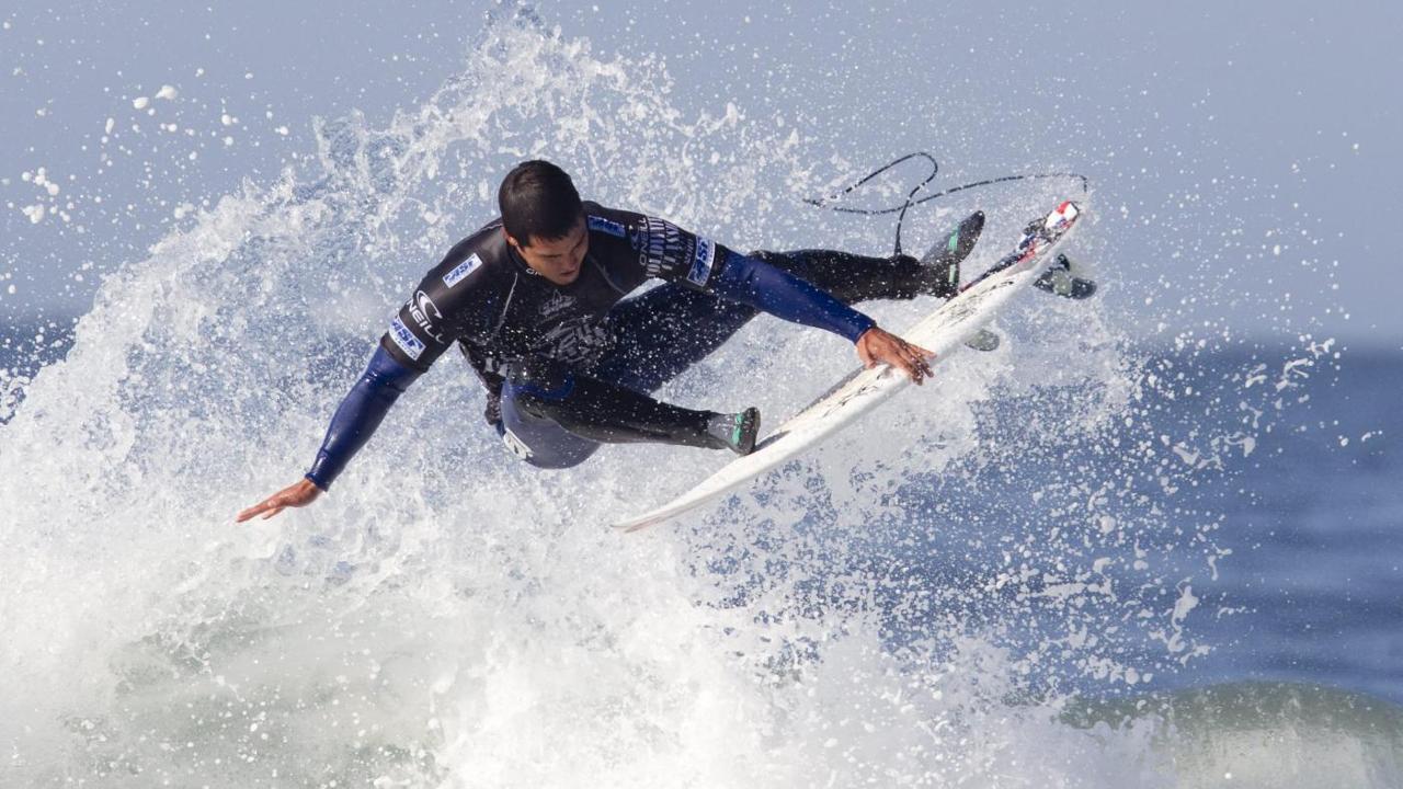 French surfer-priest takes to the waves to preach the Gospel - La Stampa