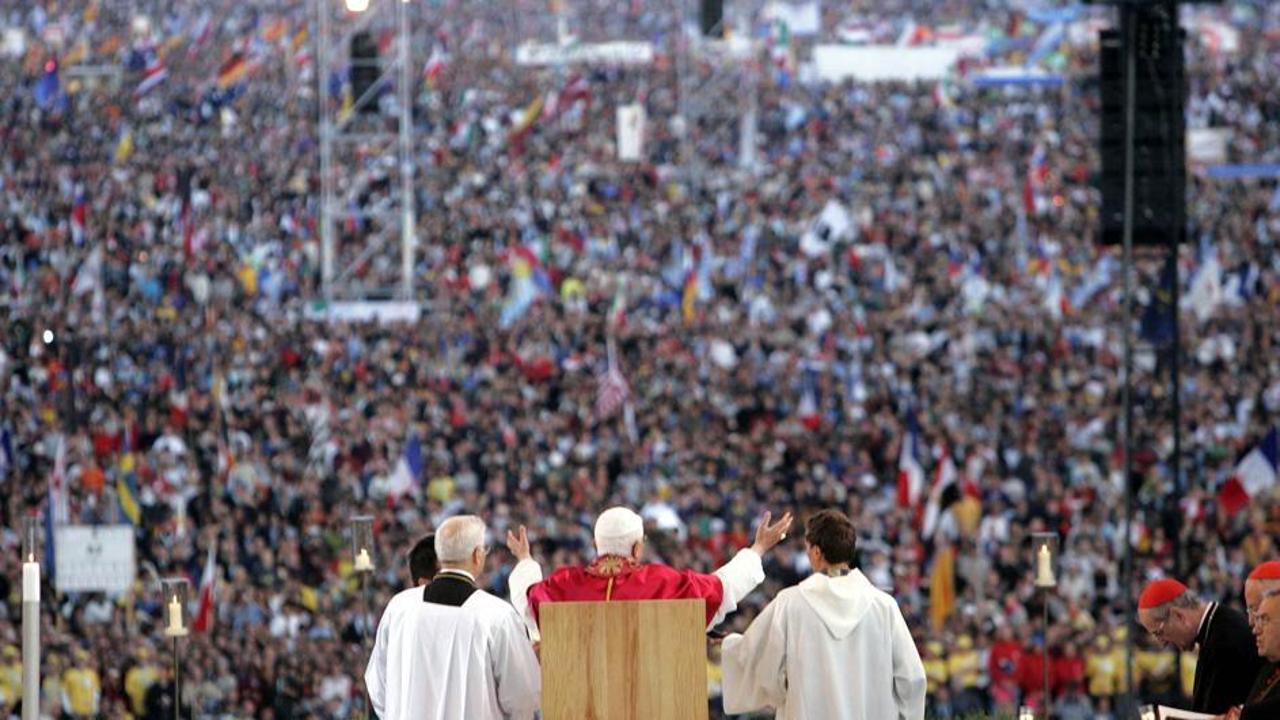 The meaning of the Pope’s gesture - La Stampa