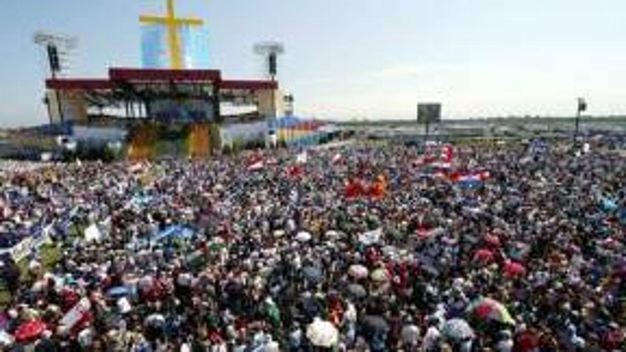 GMG 2011, La Giornata mondiale della Gioventù di Toronto 2002 - La Stampa