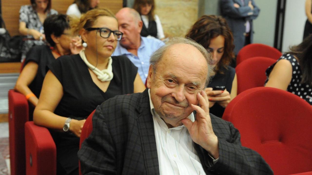 Luigi Garrone: “Il segreto è coltivare ironia e umorismo” - La Stampa