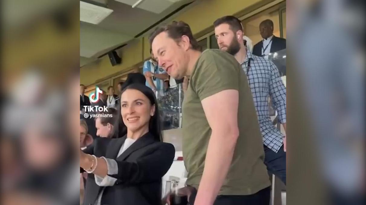 Elon Musk ai mondiali in Qatar con il genero di Trump e la moglie del ...