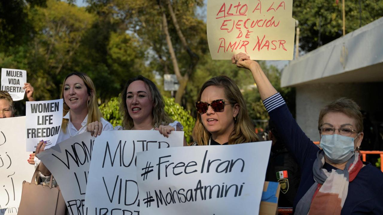 Alaa al-Aswani: “Le iraniane alla fine vinceranno, sono dal lato giusto ...