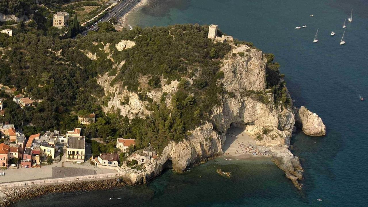 Capo Varigotti cambia volto, Punta Crena diventa parco urbano - La Stampa