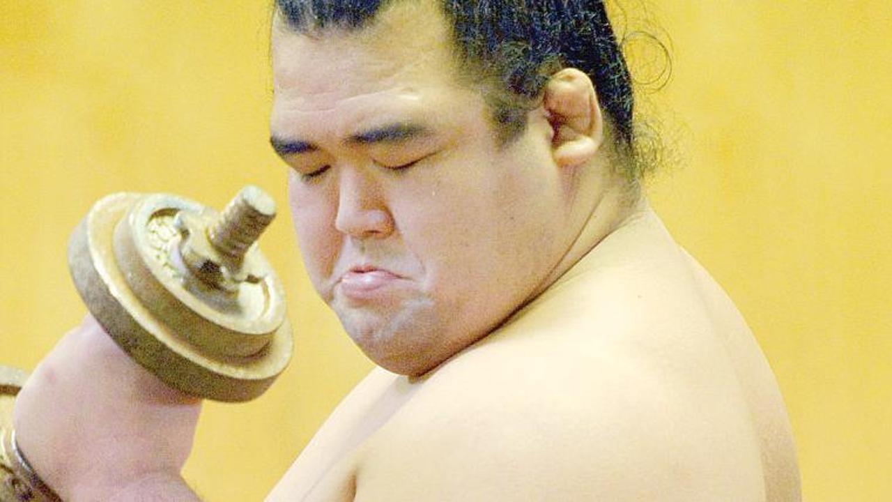 Il Giappone ritrova l’orgoglio grazie a un lottatore di sumo - La Stampa