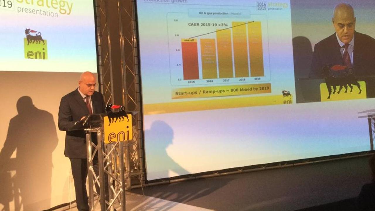 Eni fa efficienza per crescere col petrolio ai minimi - La Stampa