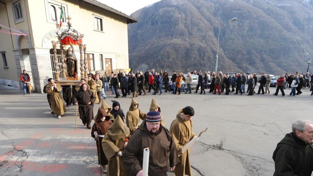 Calasca ritrova l’antica processione dei “fratini” in occasione di Sant ...