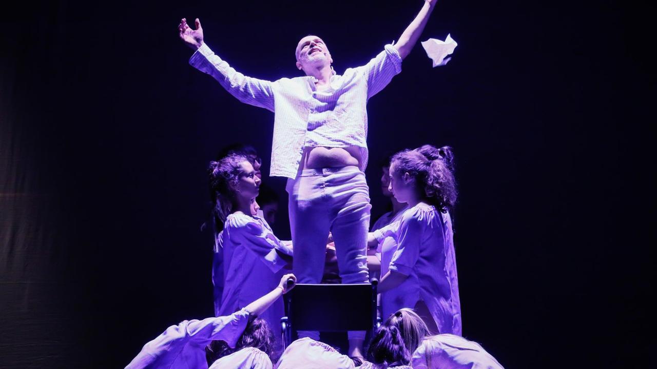“La leggerezza di un musical per svelare l’incubo del manicomio di ...