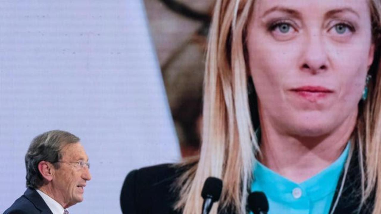 La scossa di Fini, l'ex leader torna in tv: "Non capisco la ritrosia di ...