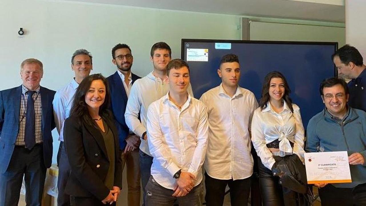 I ragazzi dell’Itis di Santhià premiati a Roma per il loro “robot” che ...