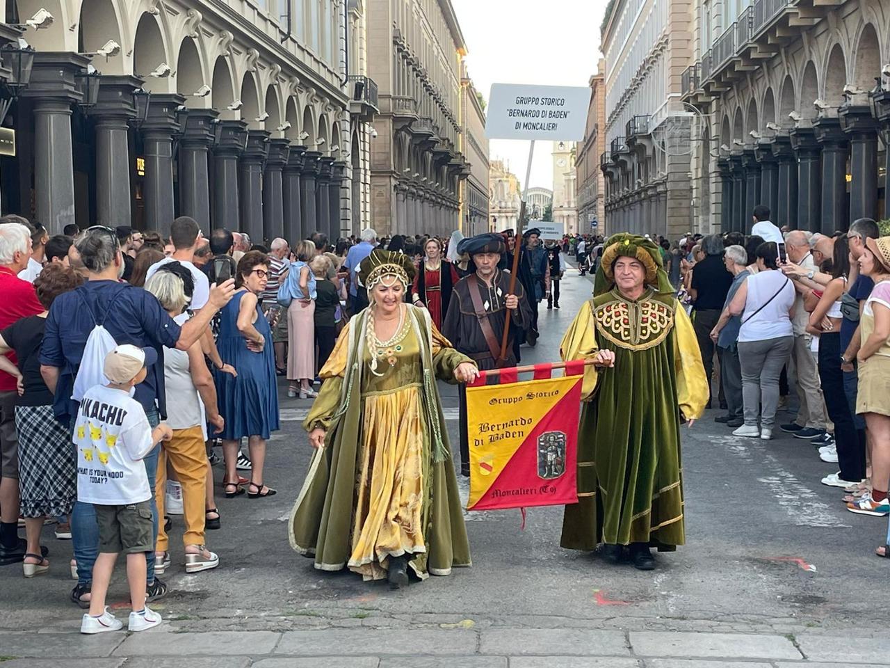 San Giovanni, le immagini del corteo storico - La Stampa