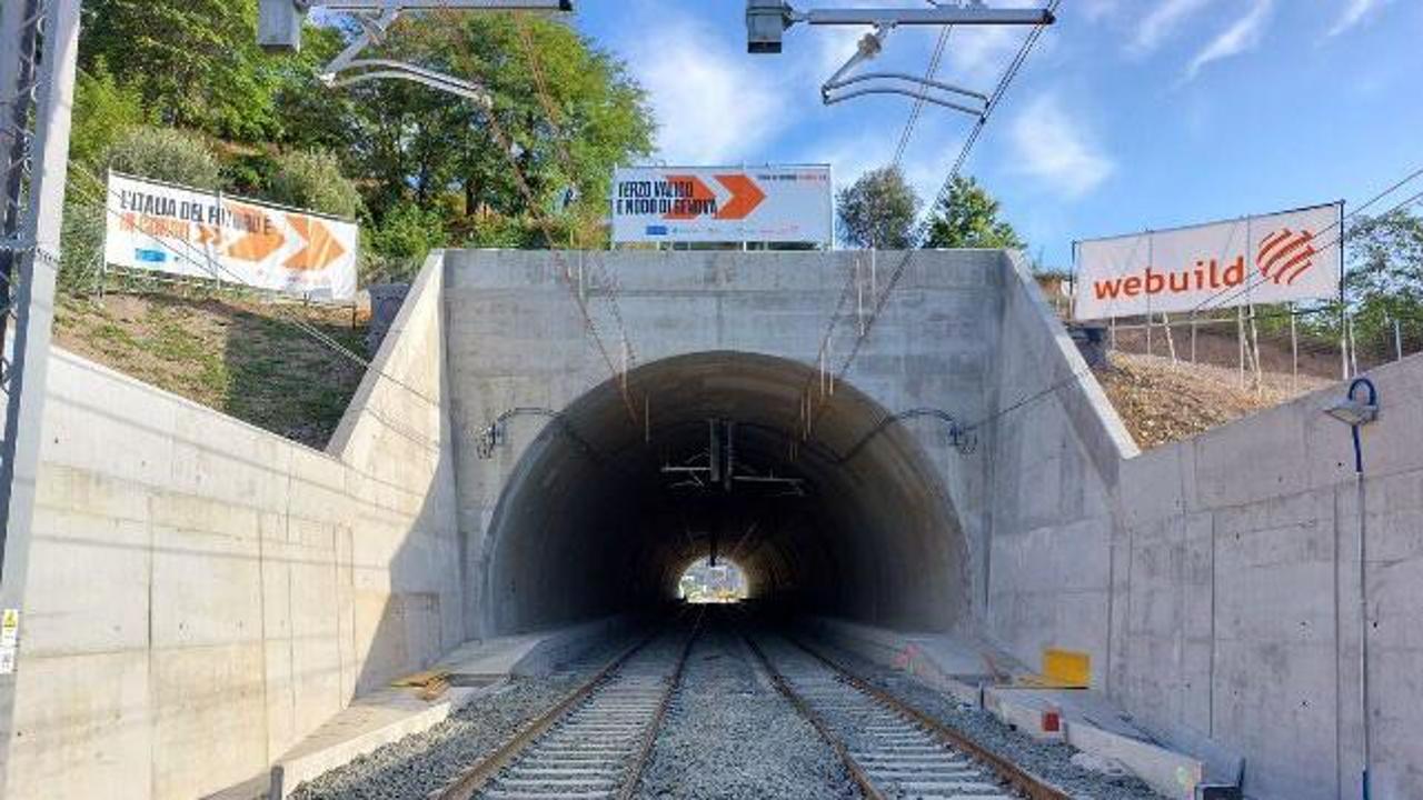 Treni merci sulla Acqui Ovada Genova addio, con la nuova galleria opera ...