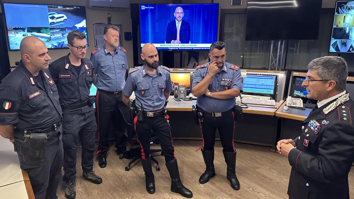 In strada con i carabinieri la notte di Ferragosto - La Stampa