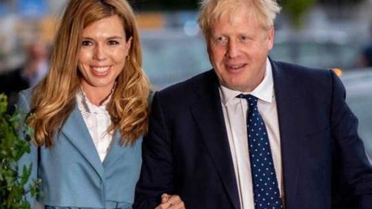 La tata di Johnson sorseggia con lui del vino: la moglie la licenzia ...
