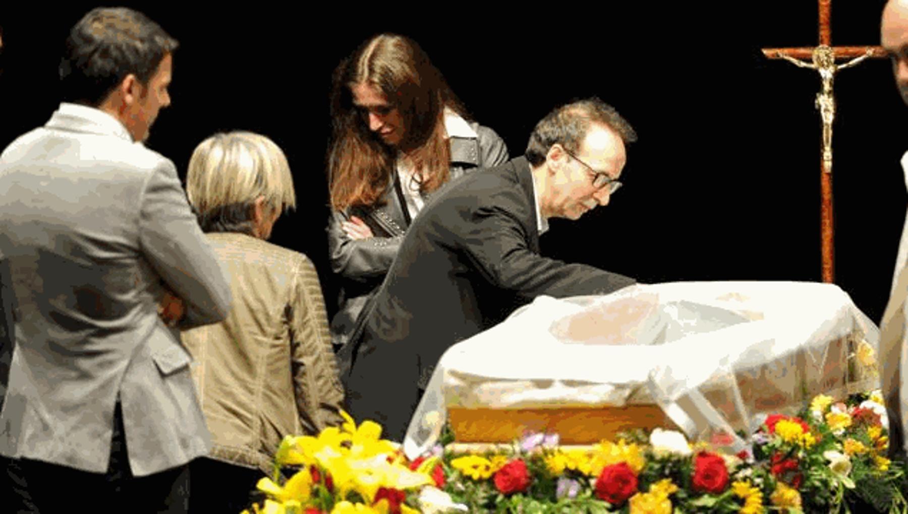 Benigni, ultimo saluto a Monni: ?Gli devo tanto? - La Stampa
