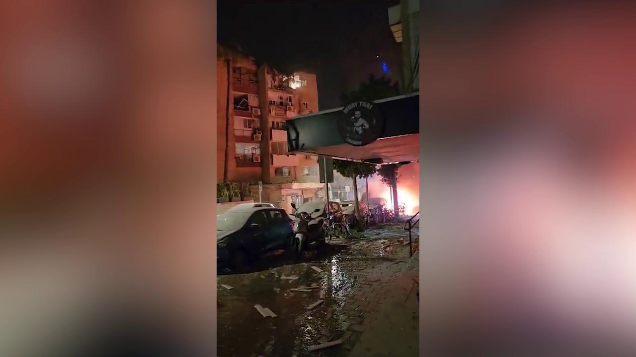 Israele, Hamas lancia 150 missili verso Tel Aviv, colpiti alcuni ...