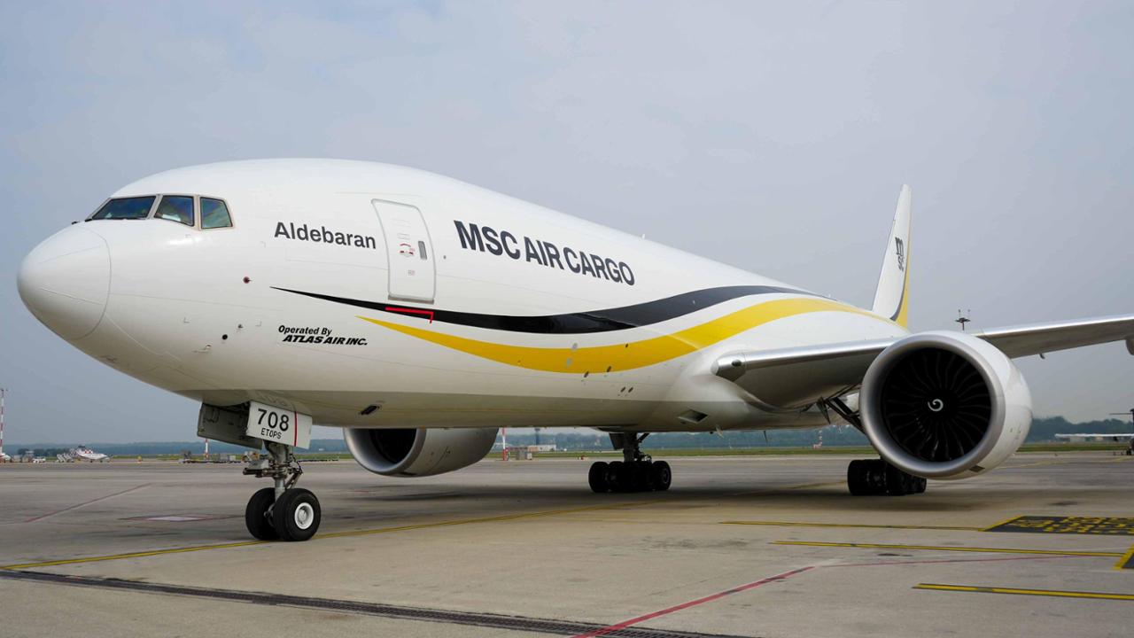 Vola in Italia il primo aereo di Msc - La Stampa