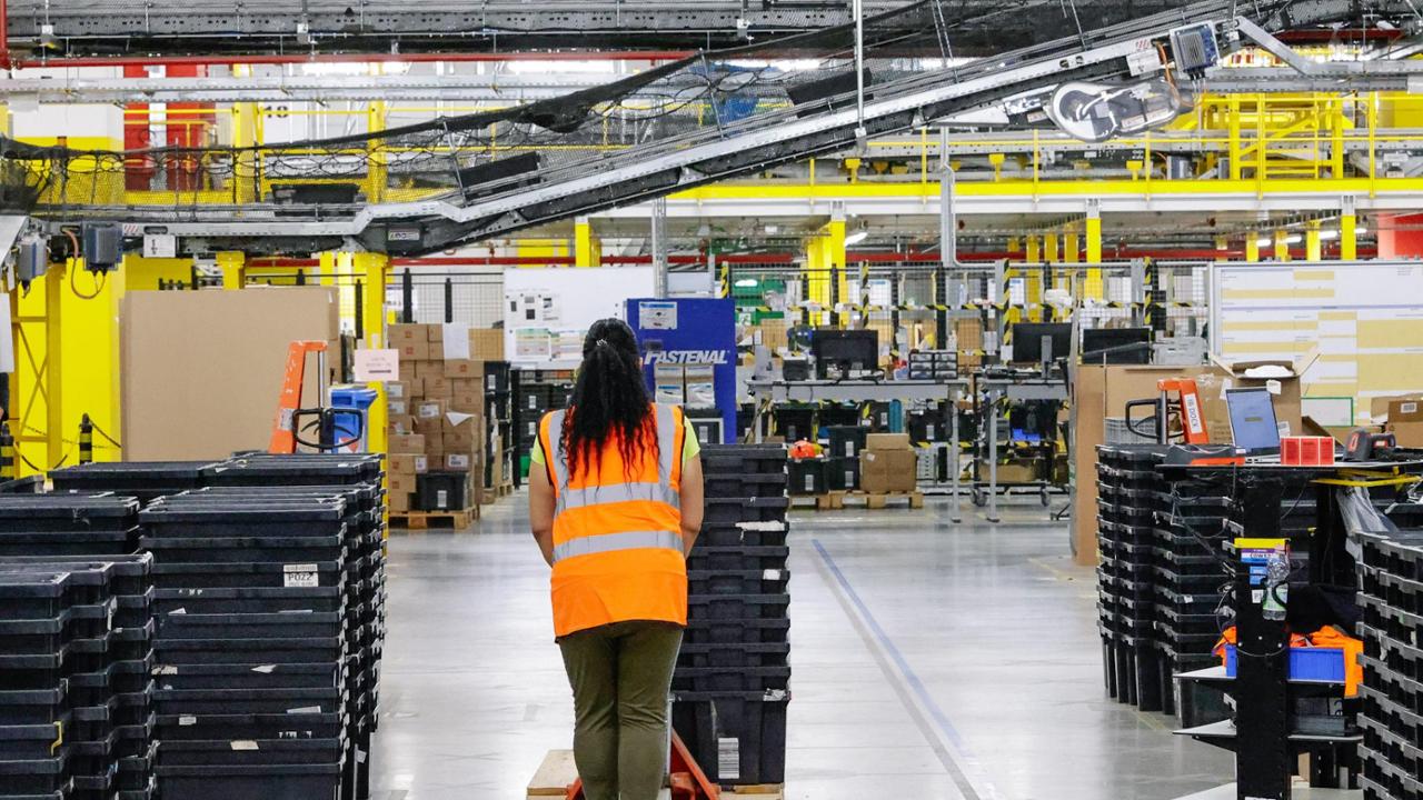 Amazon cerca nuovi magazzinieri a Novara - La Stampa