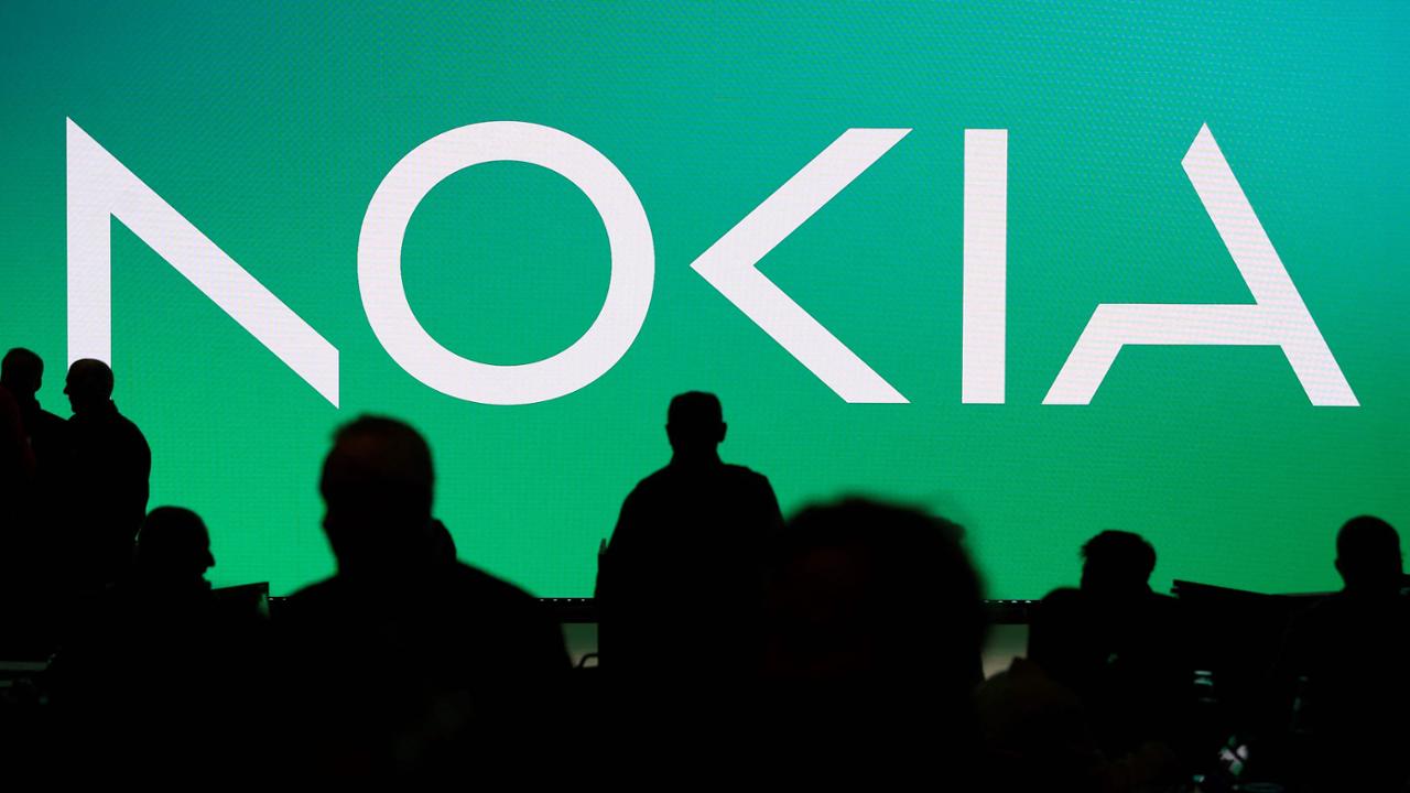 Nokia taglia 14 mila posti di lavoro per ridurre i costi - La Stampa