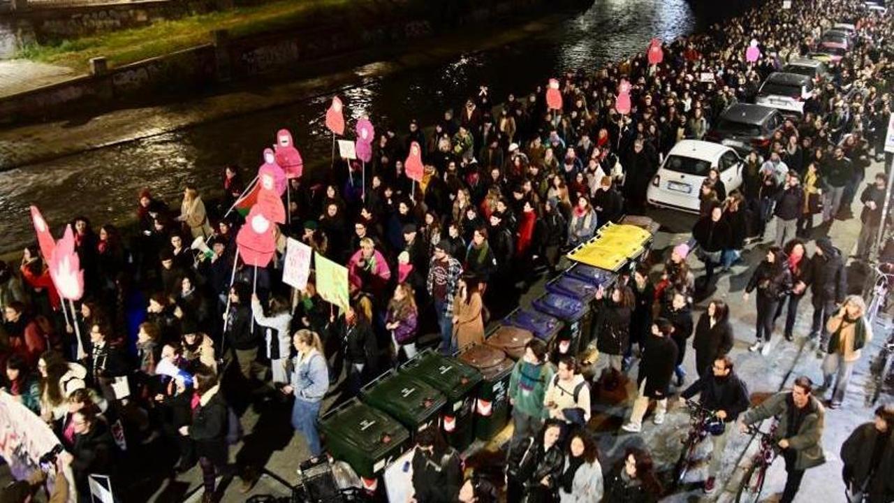 Giulia Cechettin, il corteo a Torino contro le violenza sulle donne ...