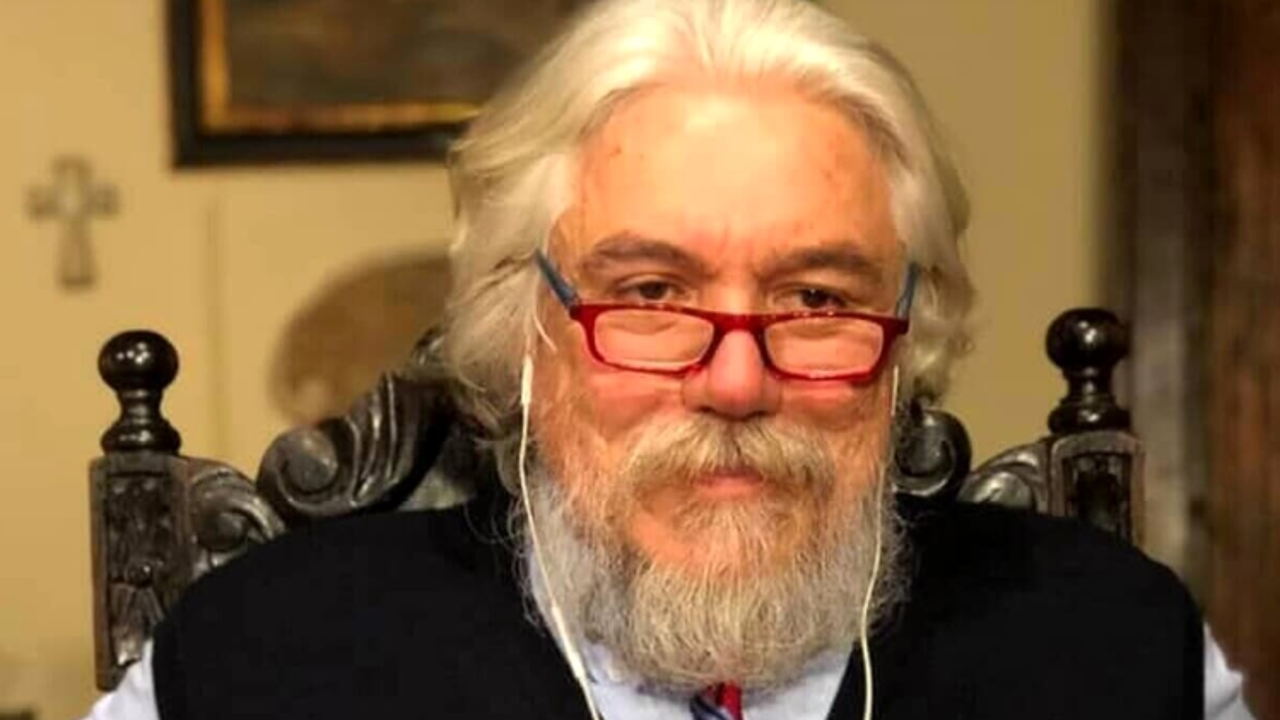 Malore per Alessandro Meluzzi, lo psichiatra operato d’urgenza: forse ...